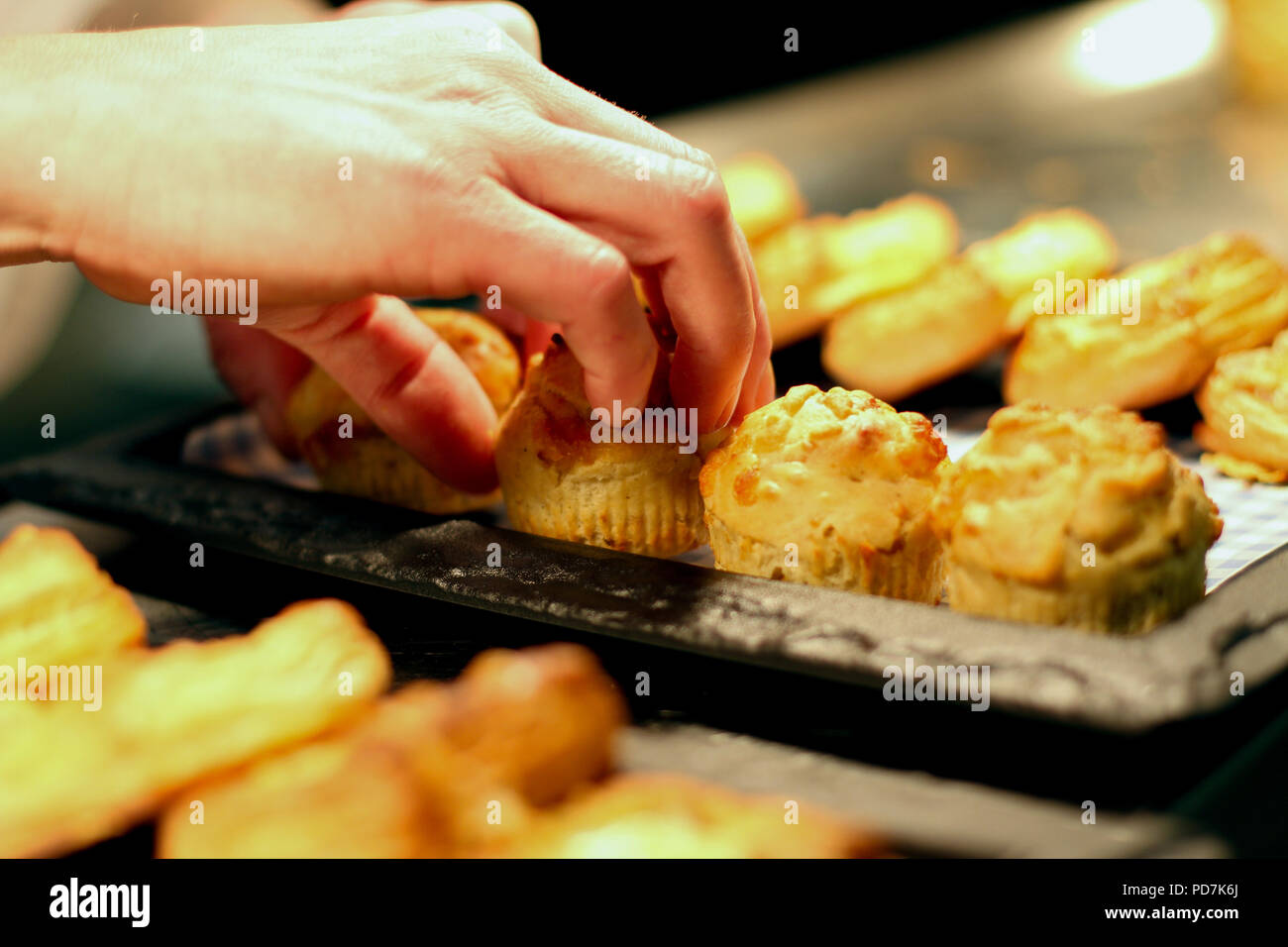 Chef preparing food breakfast buffet hi-res stock photography and ...