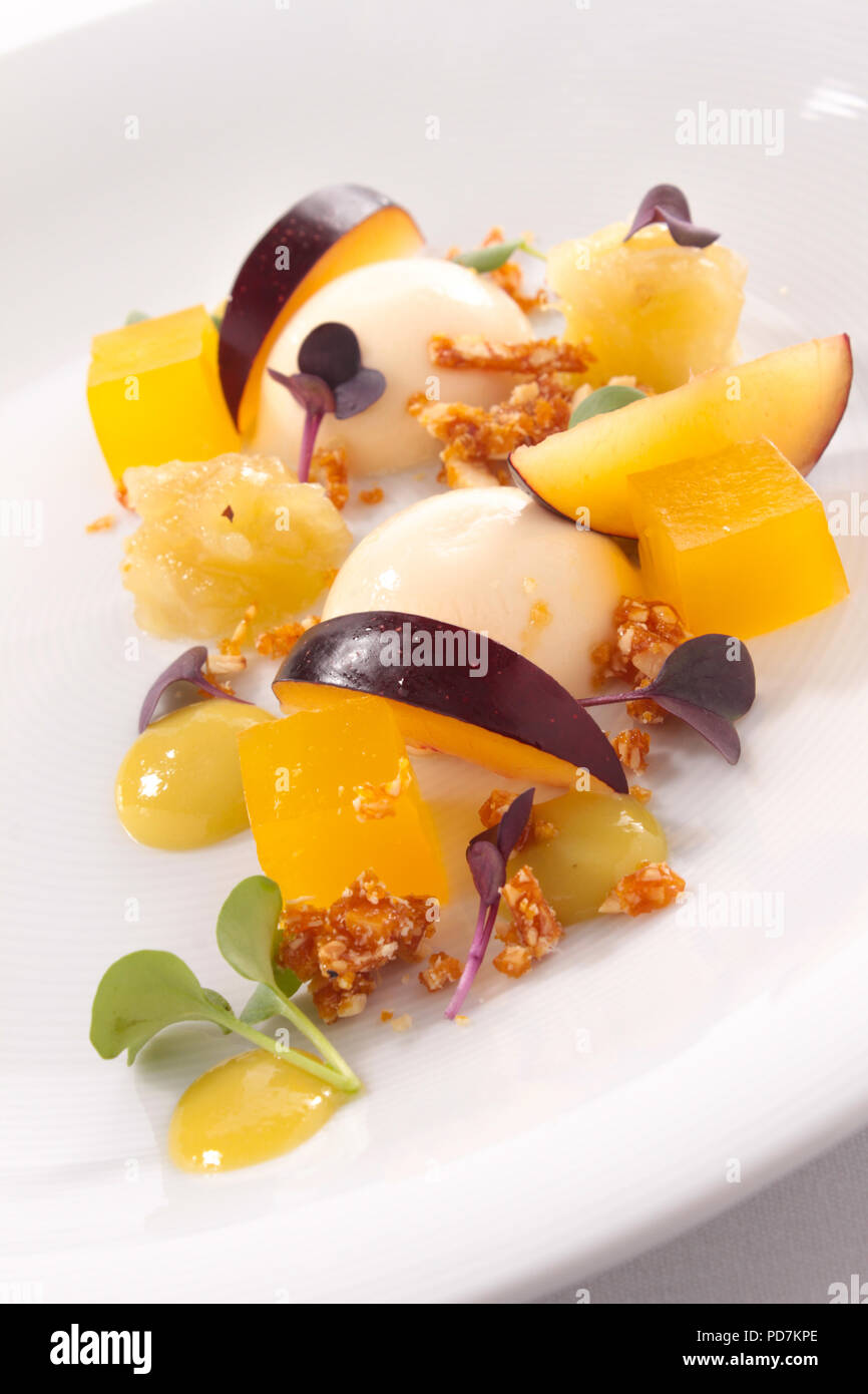 Deconstructed dessert hi-res stock photography and images - Alamy