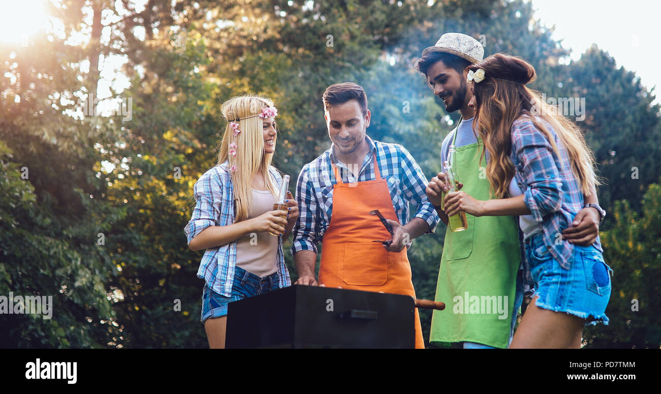 Backyard barbecue with friends hi-res stock photography and images - Alamy