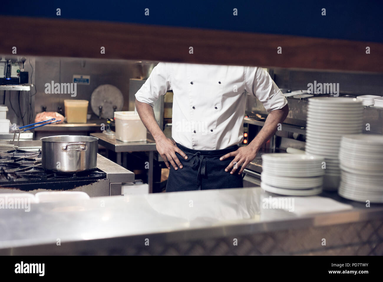 Kitchen uniform hi-res stock photography and images - Alamy