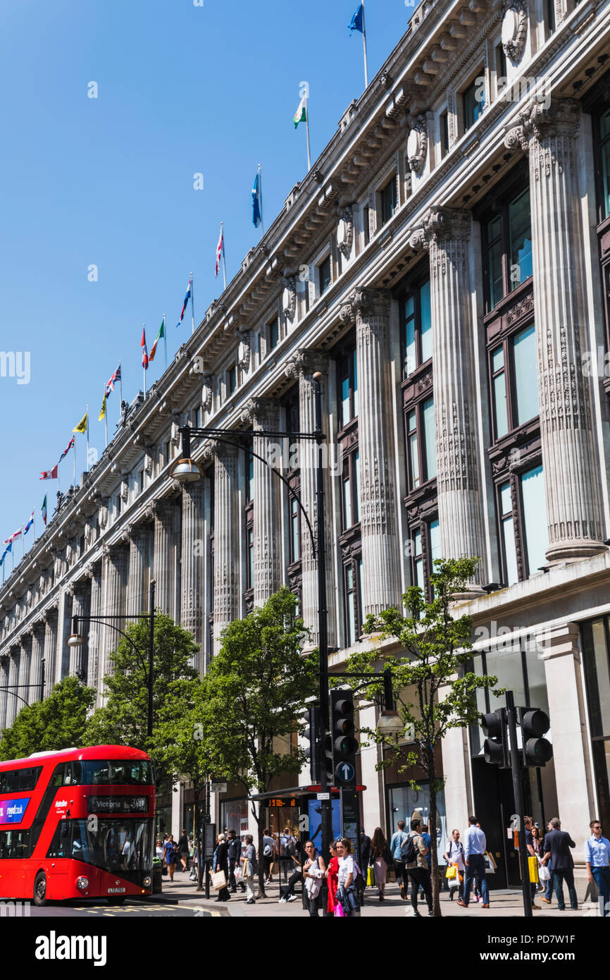 Selfridges london shopping hi-res stock photography and images - Alamy