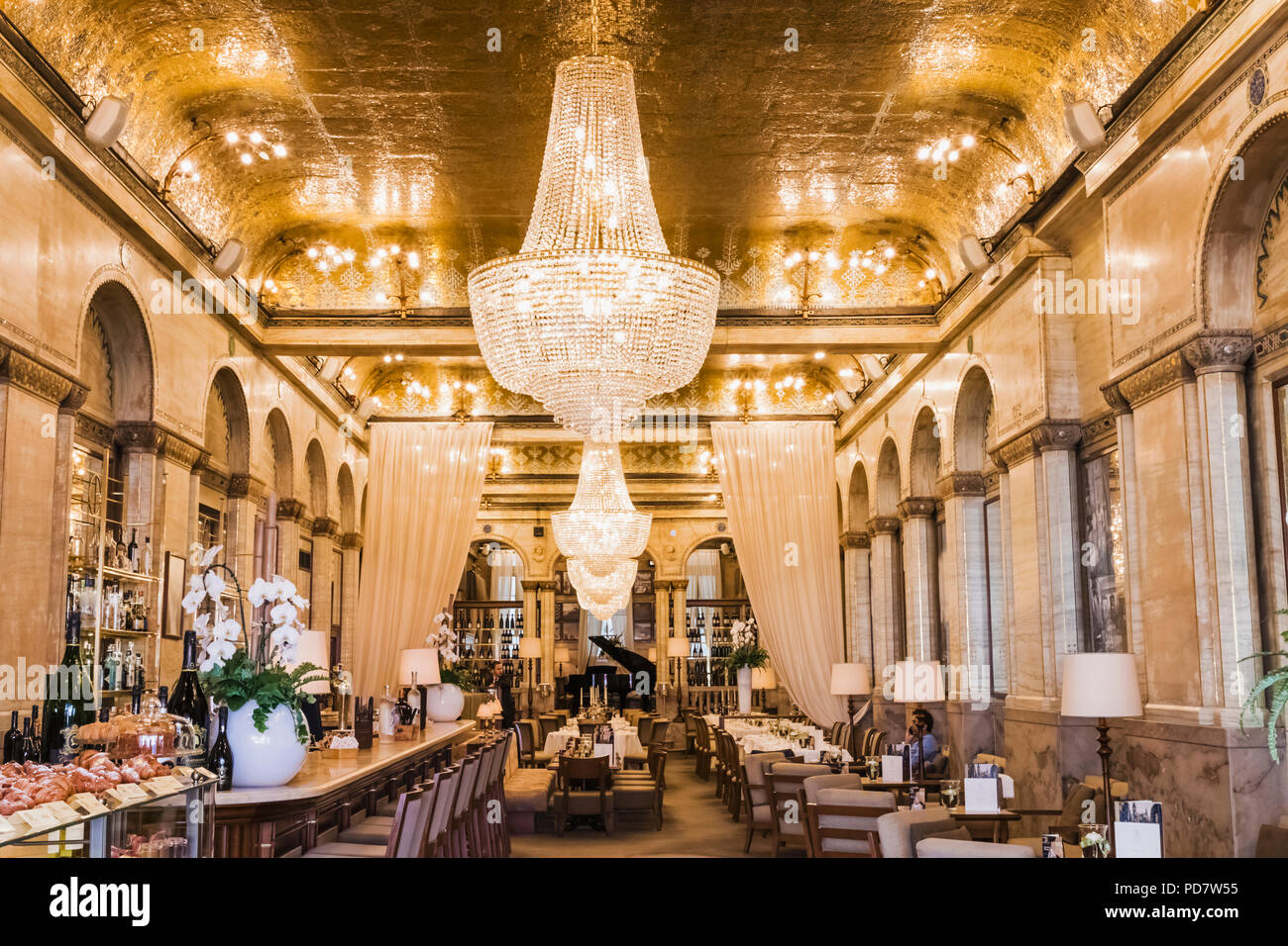 England, London, Piccadilly, Piccadilly Circus, Criterion Restaurant ...