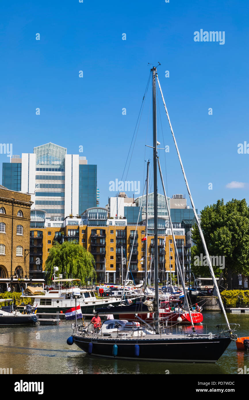 London dock docks hi-res stock photography and images - Alamy