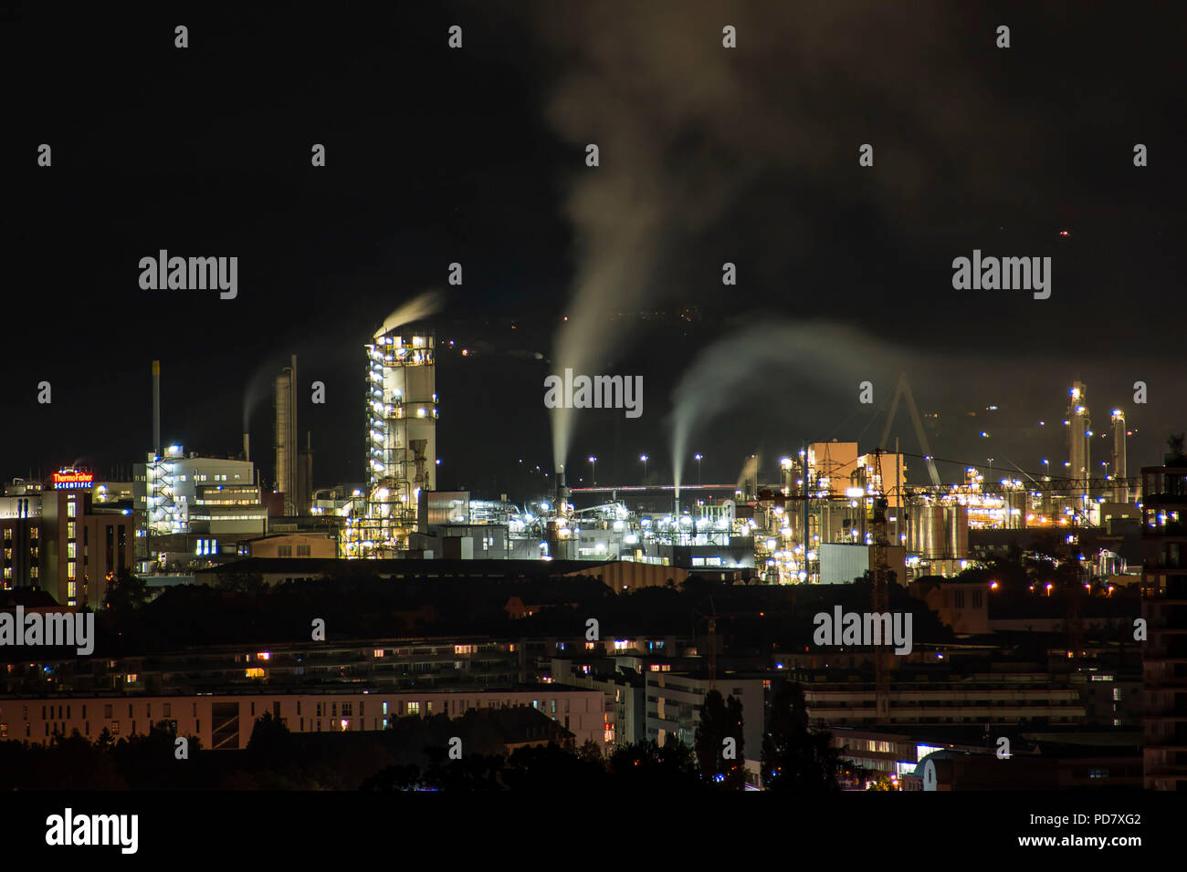Indusries at night Stock Photo - Alamy