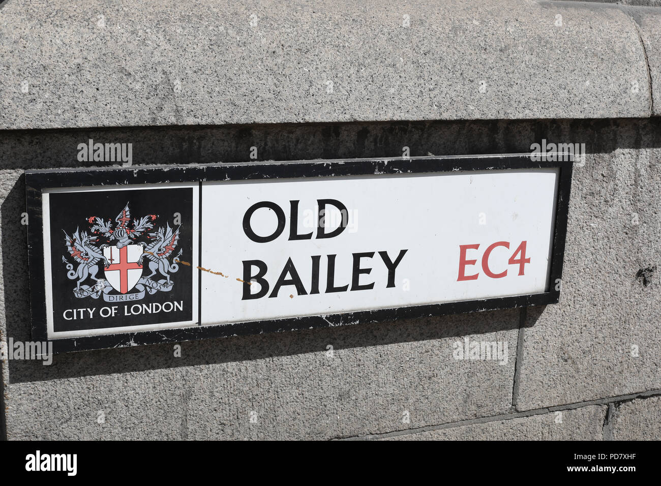 Old bailey street sign london hi-res stock photography and images - Alamy