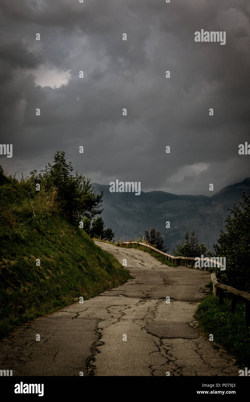Scary dark clouds sky hi-res stock photography and images - Alamy