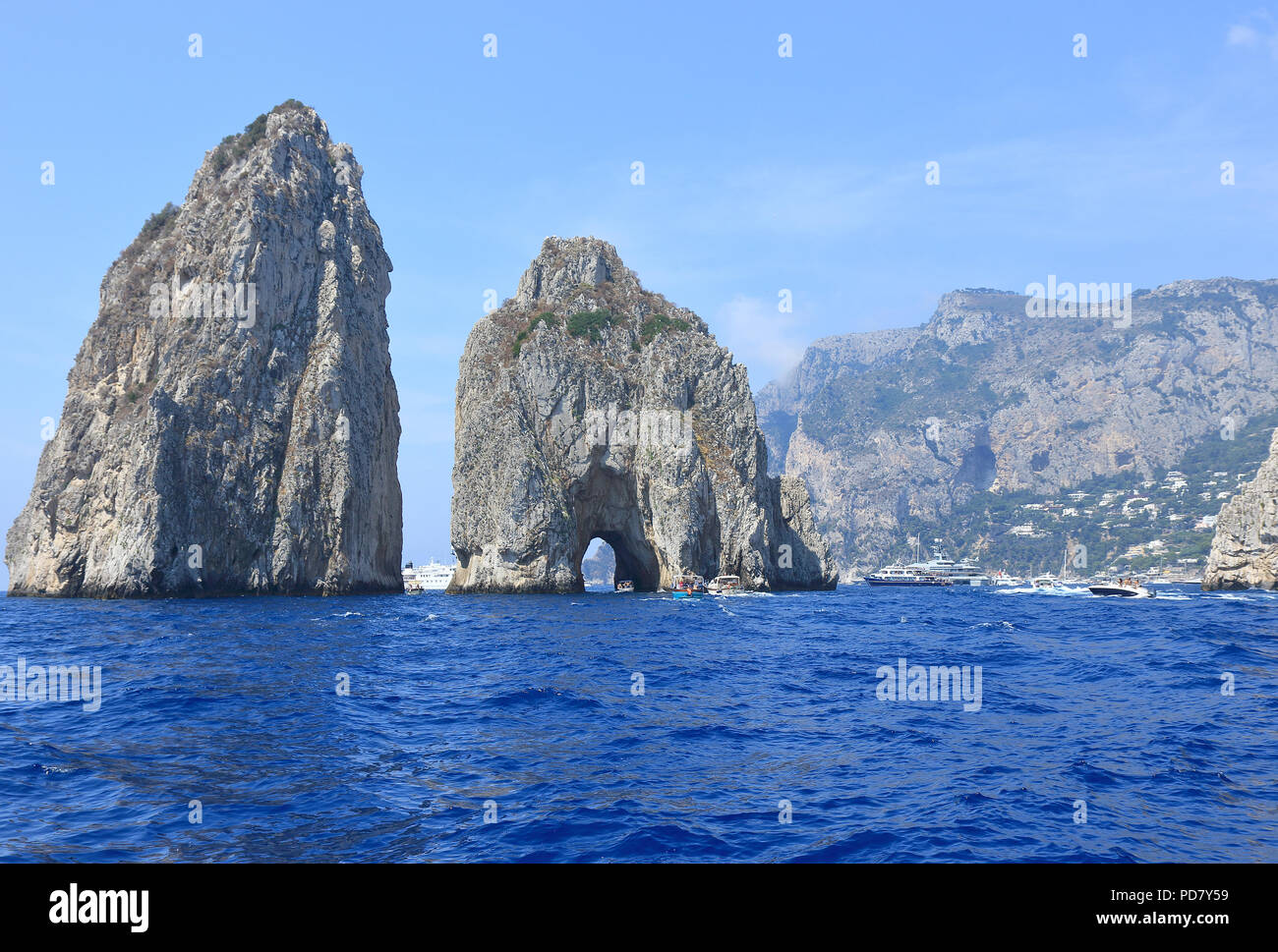Three rocks capri hi-res stock photography and images - Alamy