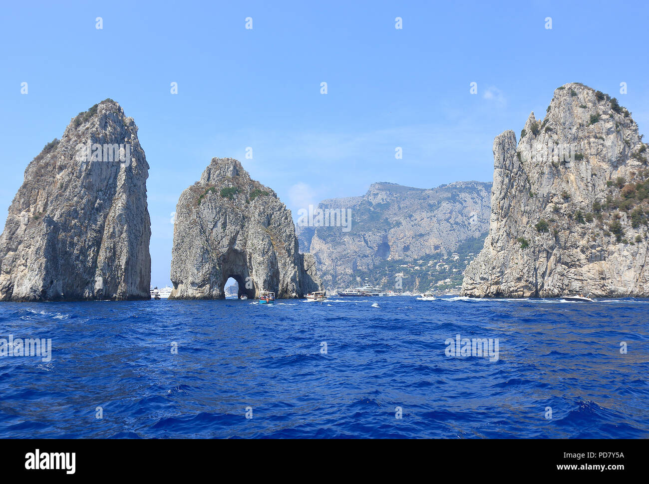 Three rocks capri hi-res stock photography and images - Alamy