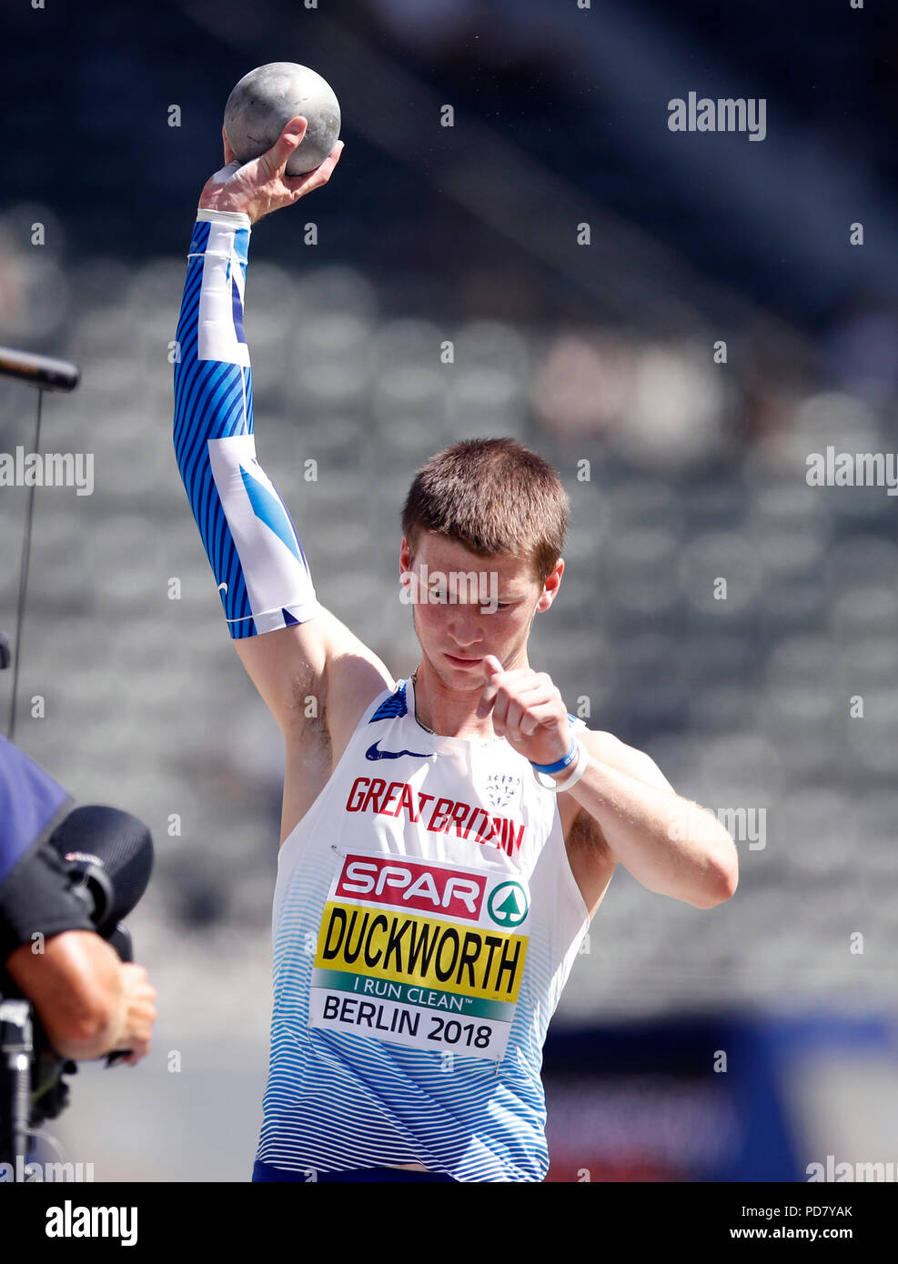 Great britains tim duckworth competes hi-res stock photography and ...