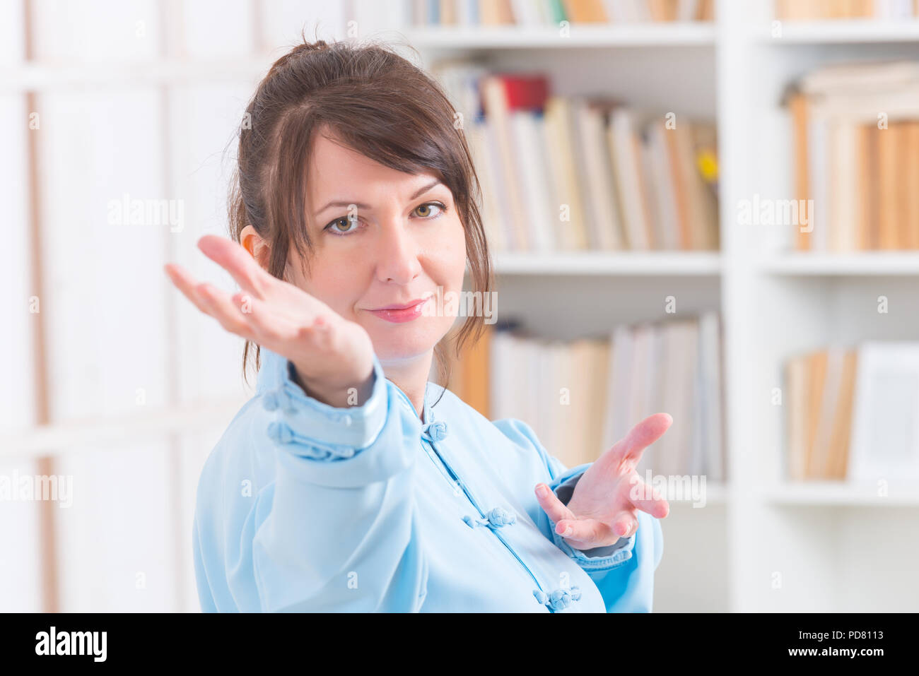 Tai chi clothes hi-res stock photography and images - Alamy