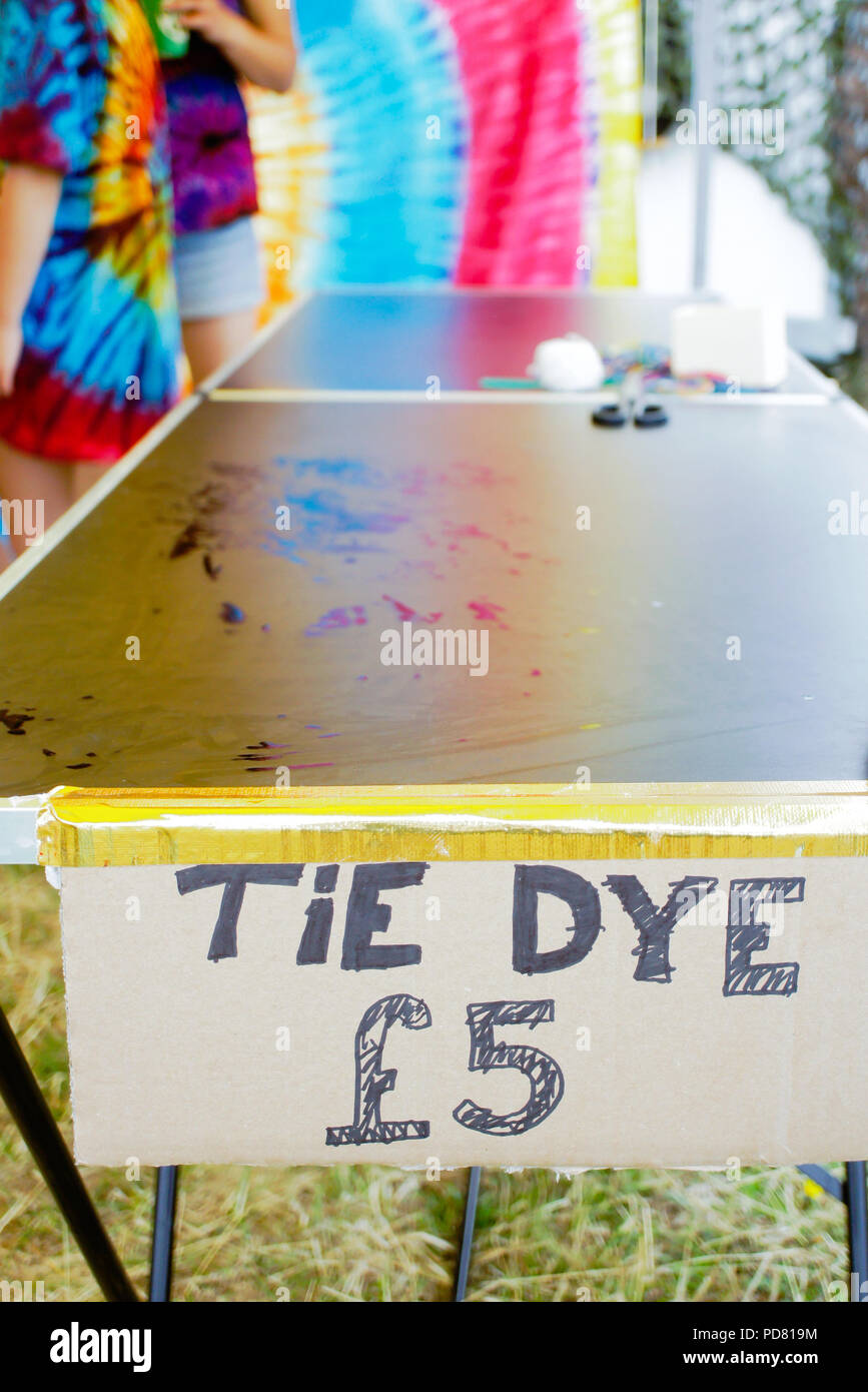 Table tie dye hi-res stock photography and images - Alamy