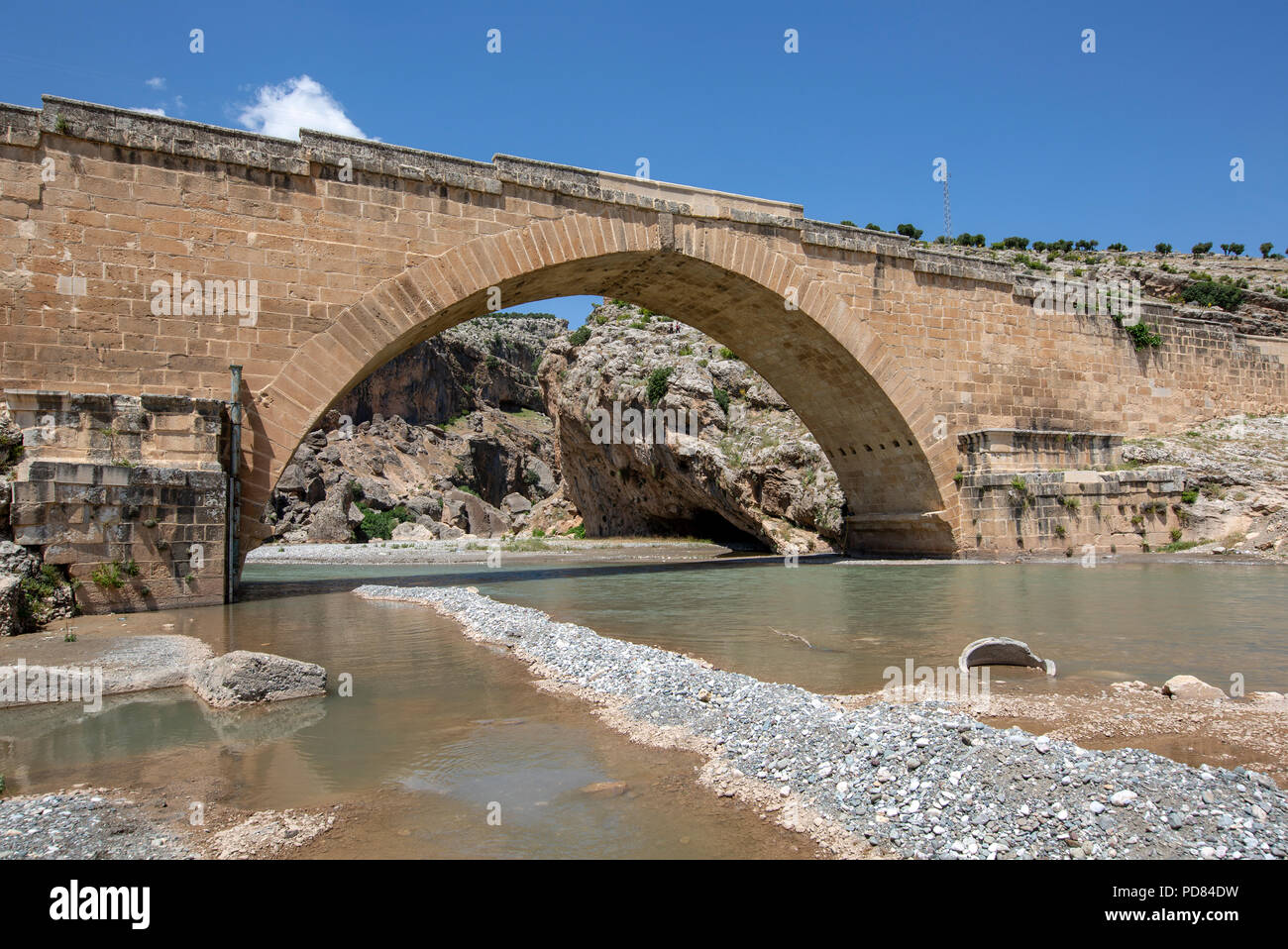Historical Cendere Bridge in Adiyaman Province, Turkey Stock Photo - Alamy