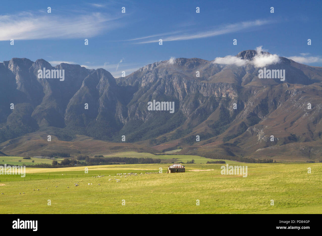 Rivier sonder end mountains hi-res stock photography and images - Alamy