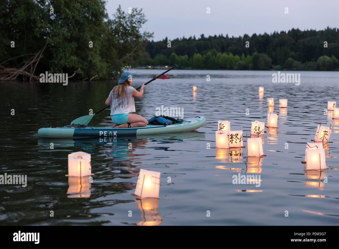 Atomic board hi-res stock photography and images - Alamy