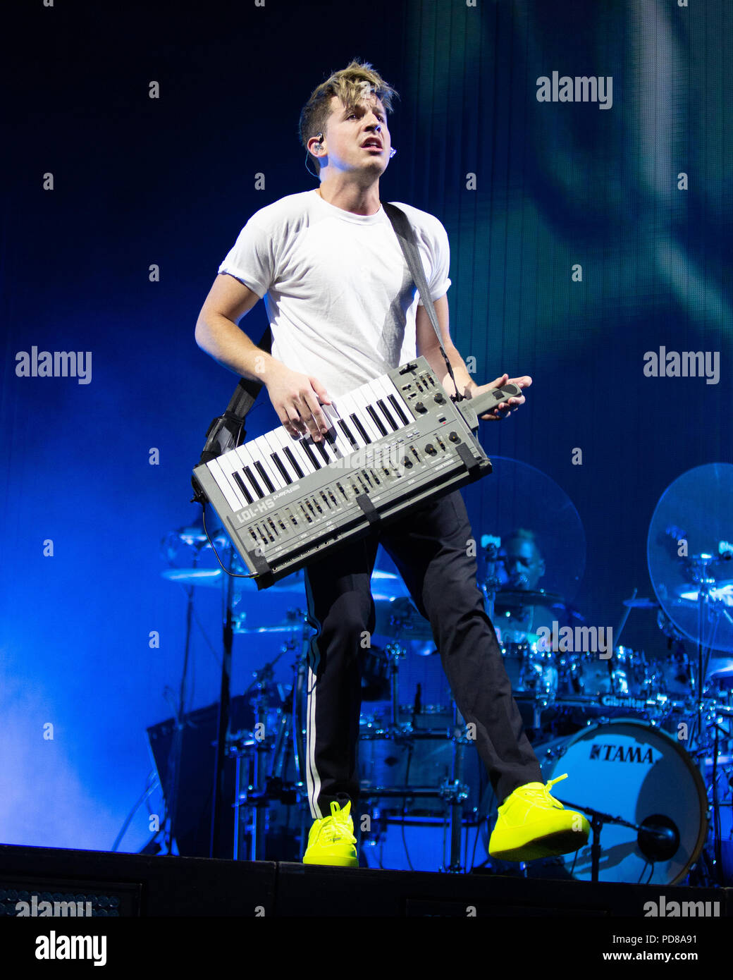 Charlie puth hi-res stock photography and images - Alamy