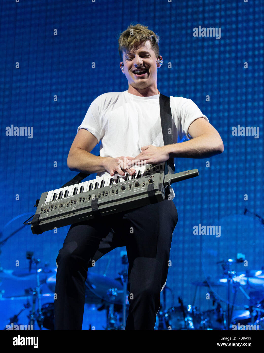 Charlie puth 2018 hi-res stock photography and images - Alamy