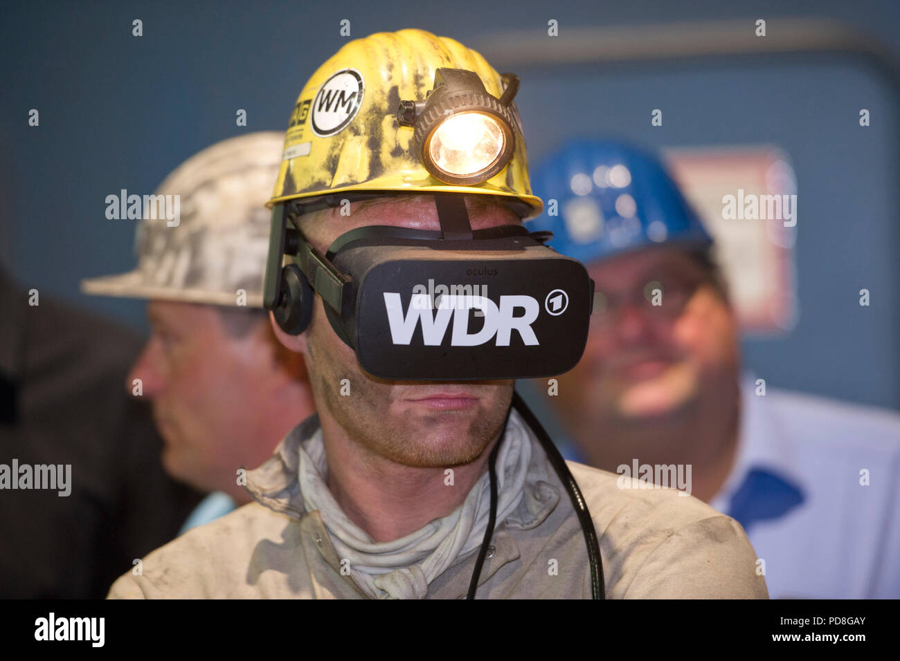 Bottrop, Deutschland. 07th Aug, 2018. A miner with VR glasses 360 ...