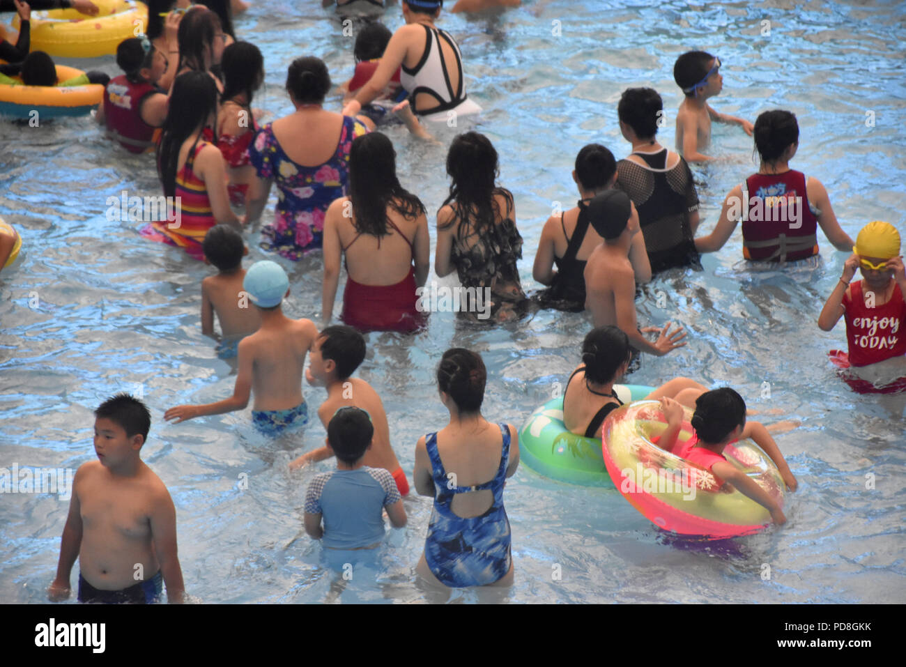 Beijing, Beijing, China. 8th Aug, 2018. Beijing, CHINA-People enjoy the ...
