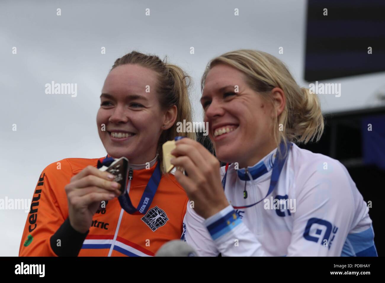 Glasgow, U. 8th August 2018. Anna Van der Breggen (Netherlands) and ...