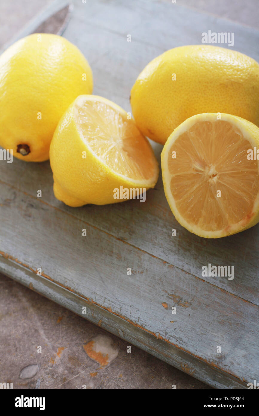 Segments of lemons hi-res stock photography and images - Alamy