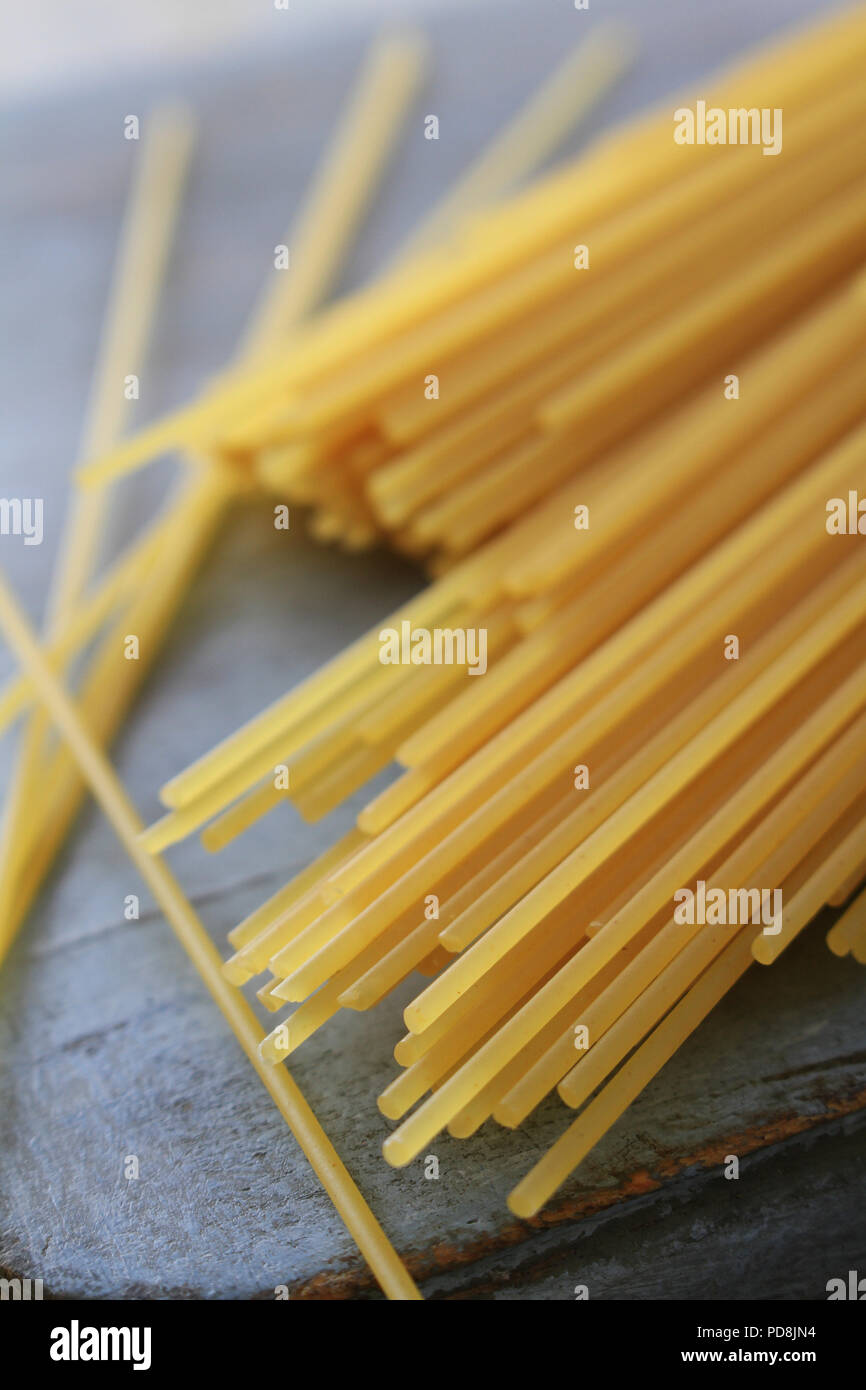Uncoked dried pasta hi-res stock photography and images - Alamy