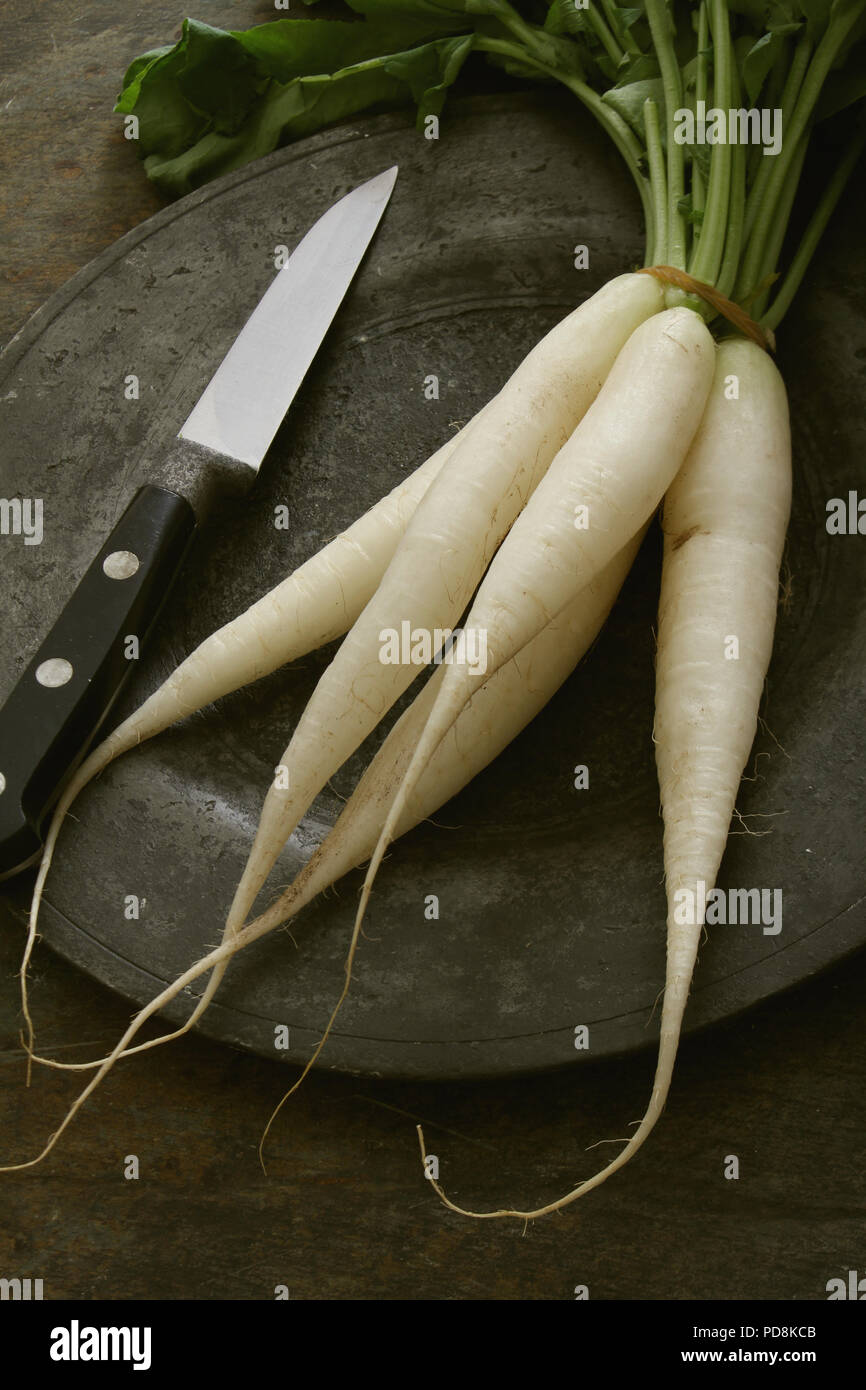 preparing fresh white raddish Stock Photo - Alamy