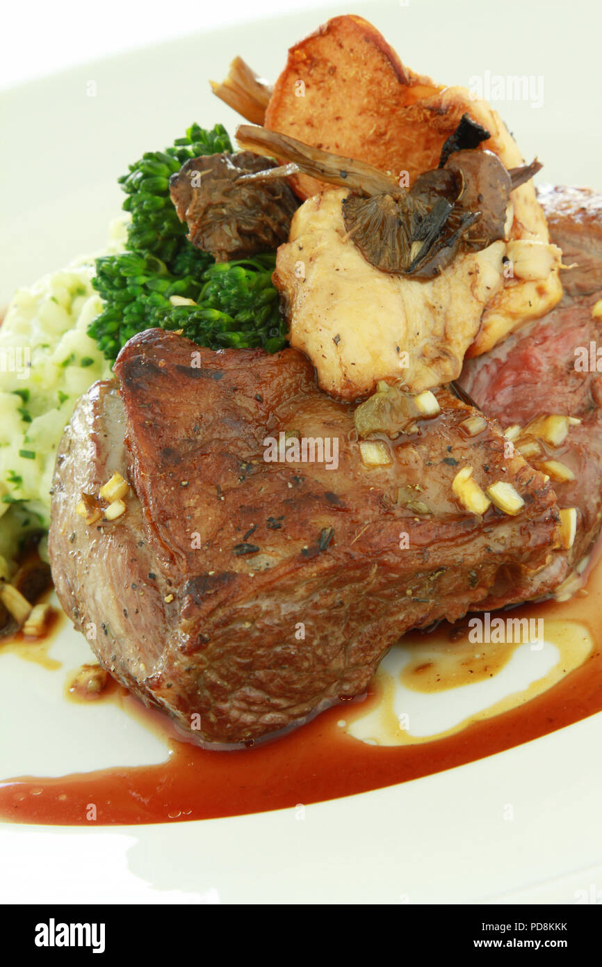 Plated lamb main hi-res stock photography and images - Alamy