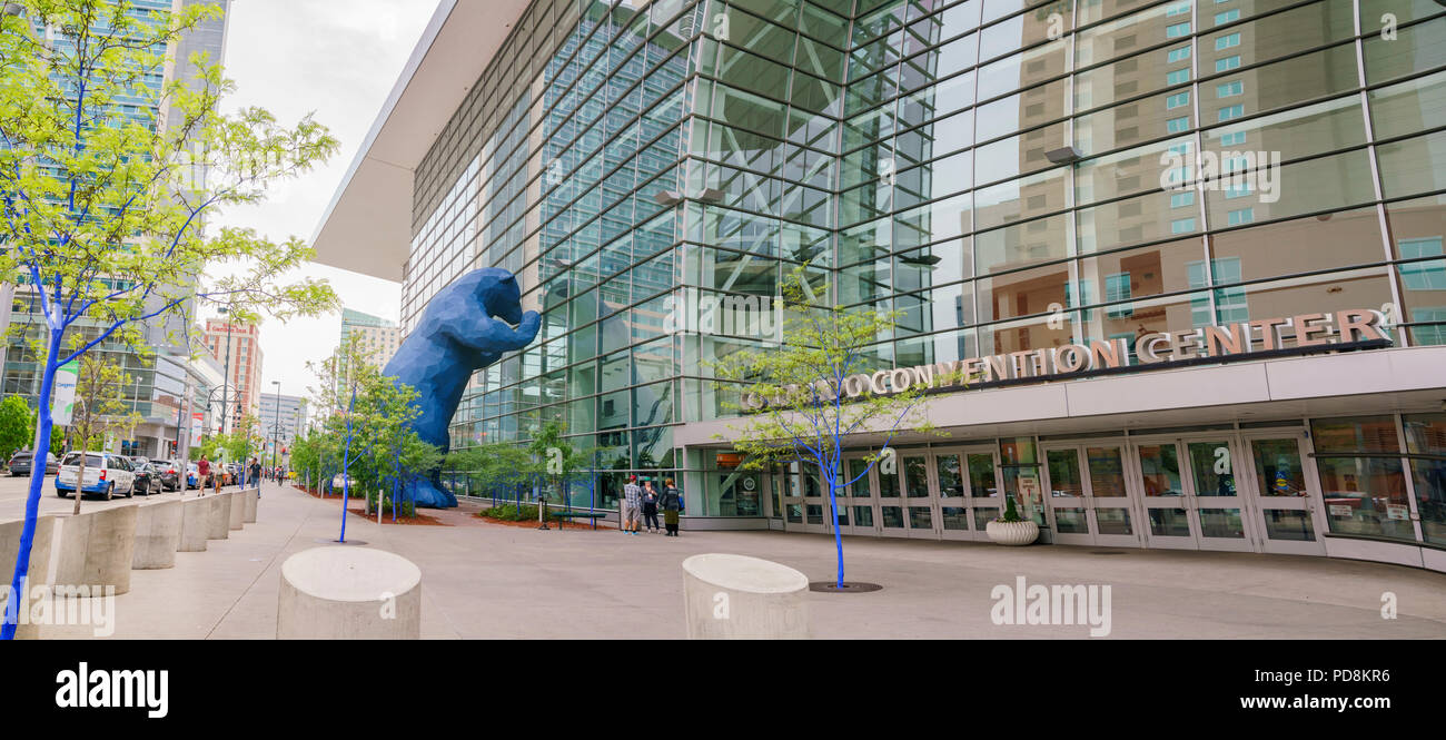 Denver, MAY 7: Special Big Blue Bear statue on MAY 7, 2017 at Denver ...