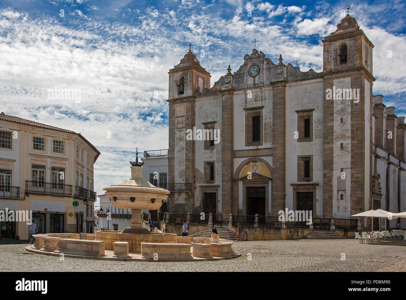 Evora's square and cathedral in Portugal Stock Photo - Alamy