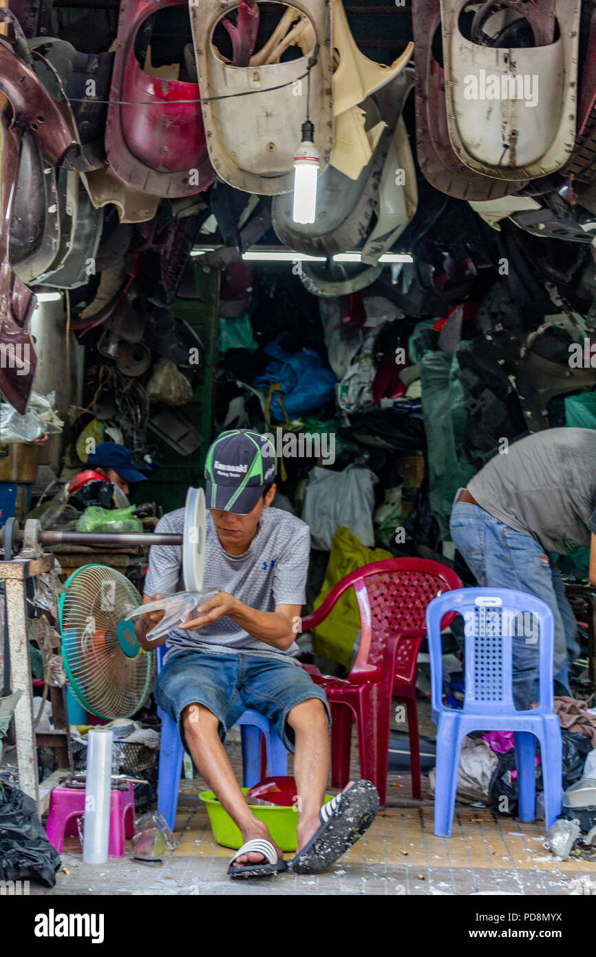 Manual scrub hi-res stock photography and images - Alamy