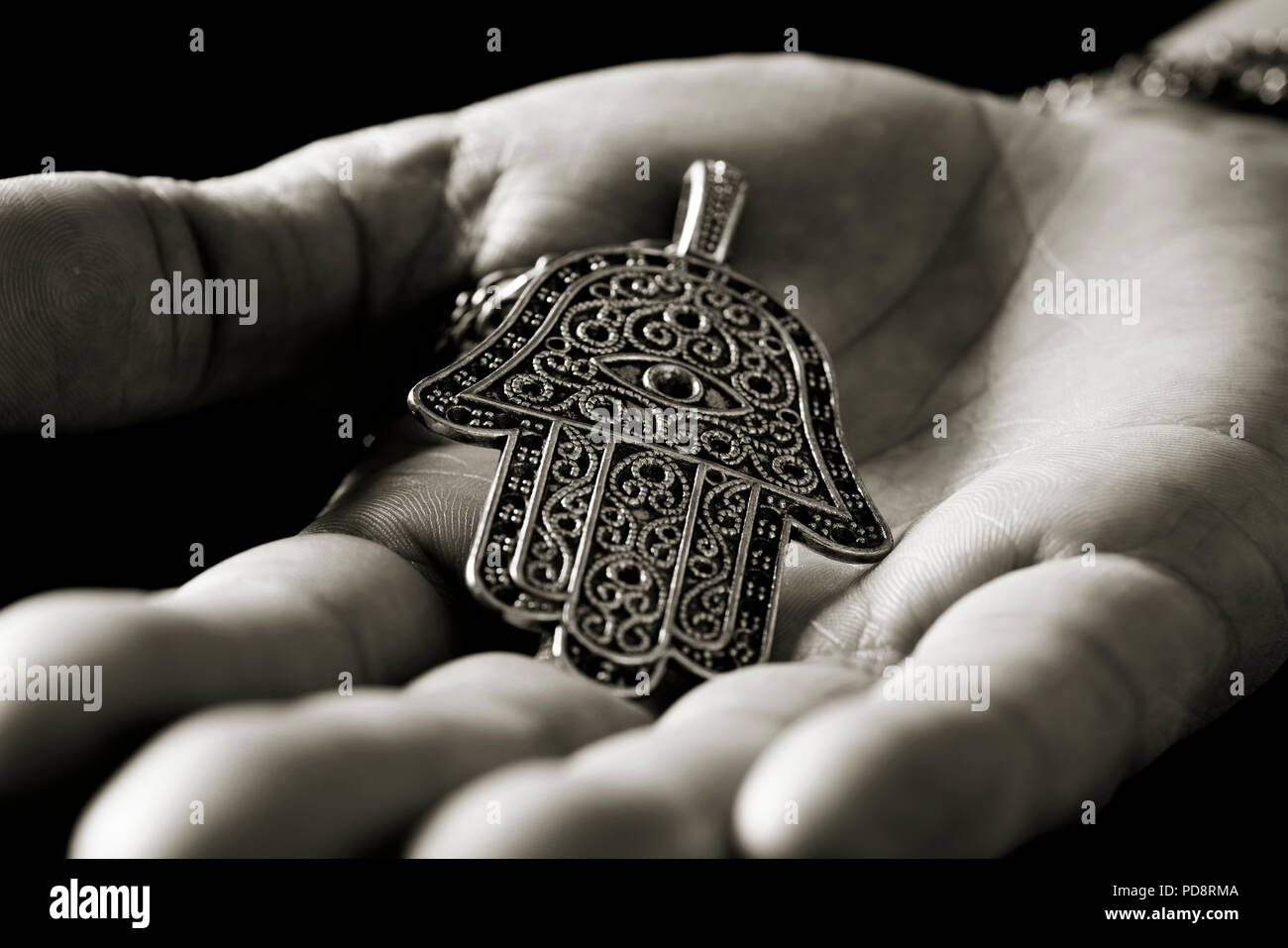 Hamsa symbol hi-res stock photography and images - Alamy