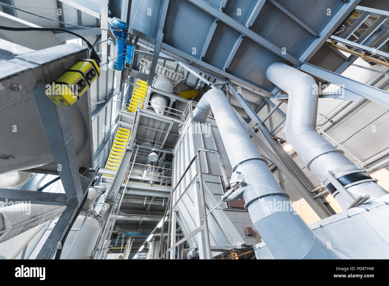 High tech production and warehouse facility hi-res stock photography ...