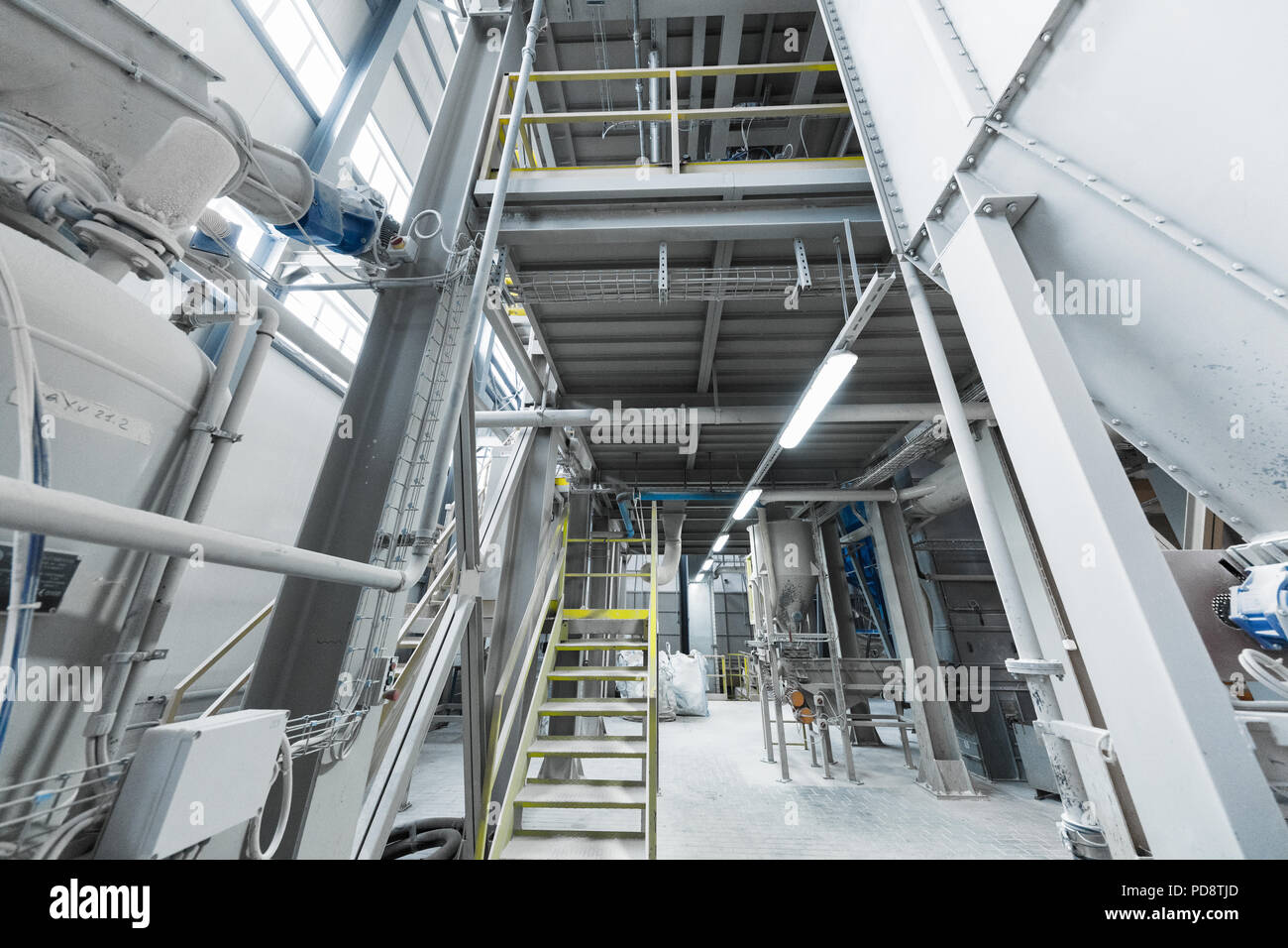 High tech production and warehouse facility hi-res stock photography ...