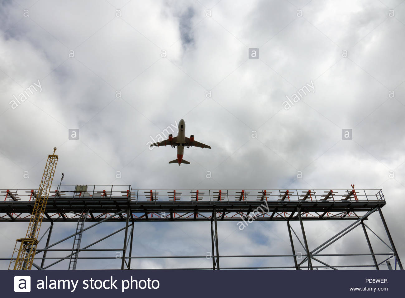 End Of Runway Stock Photos & End Of Runway Stock Images - Alamy