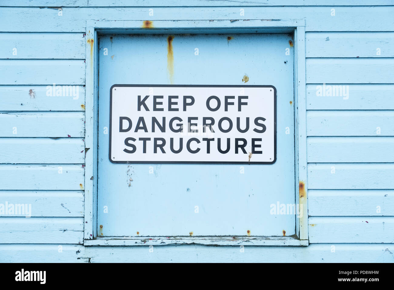 Dangerous structure hi-res stock photography and images - Alamy