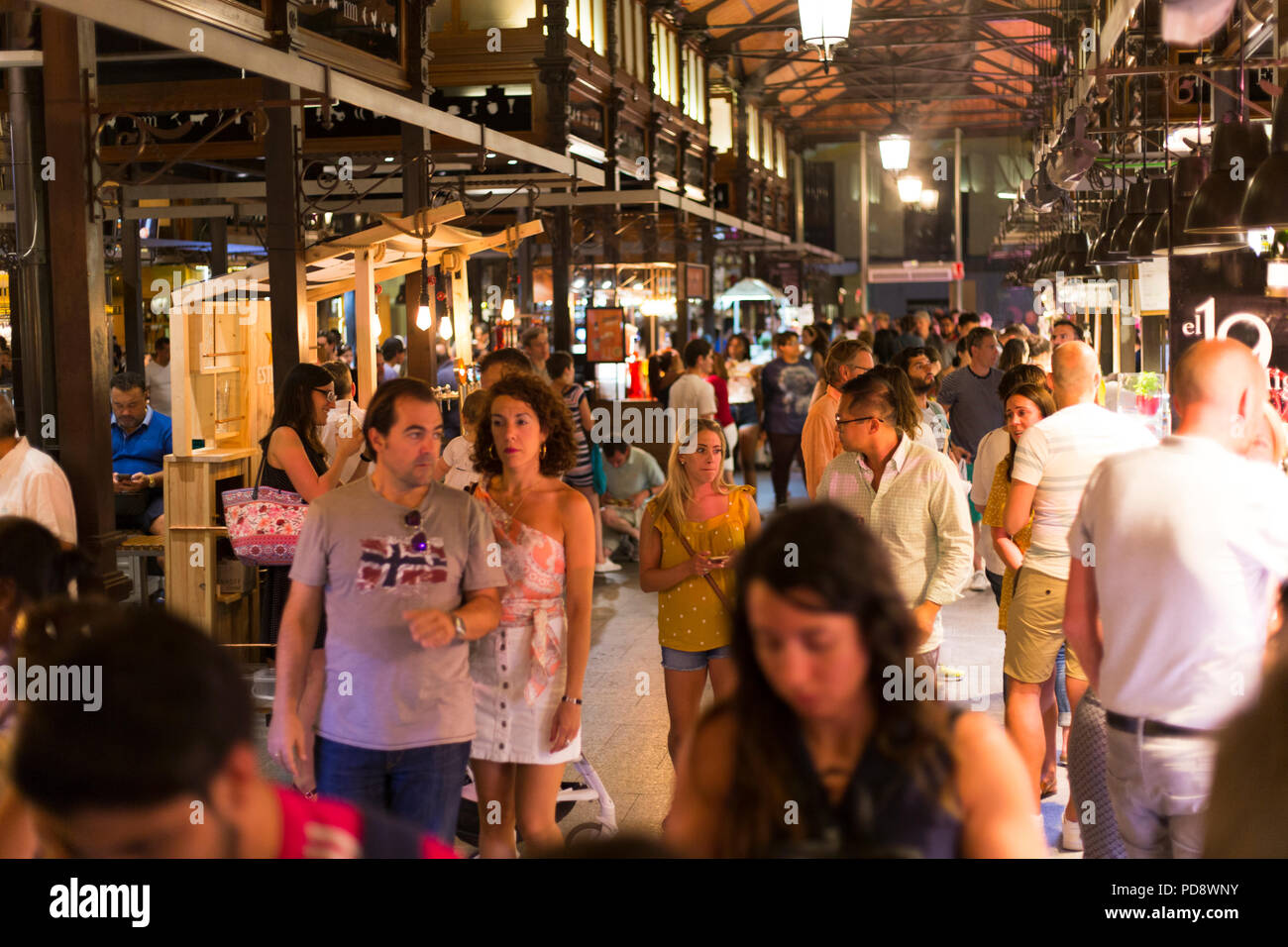 Busy culture hi-res stock photography and images - Alamy