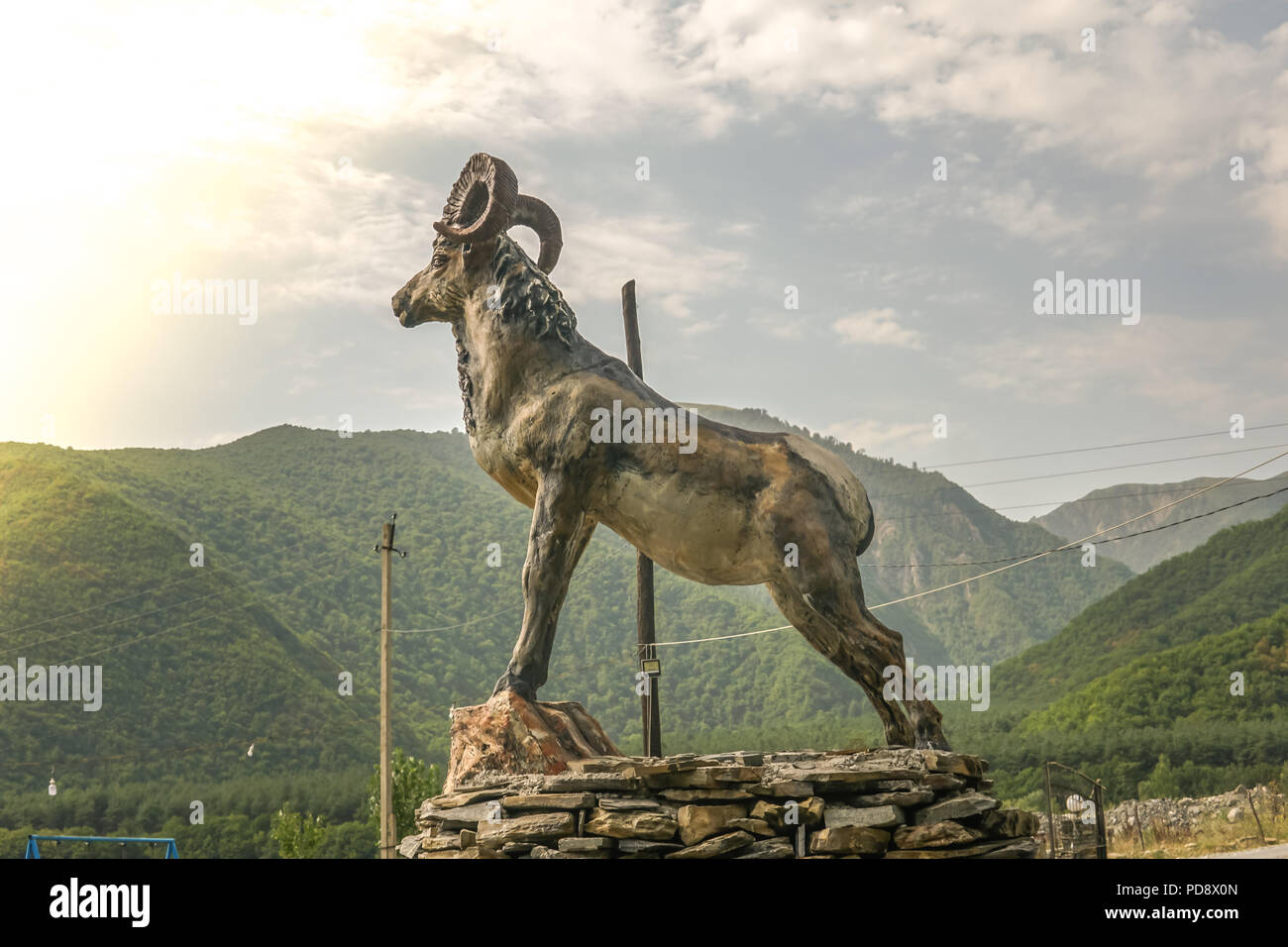 Ram statue hi-res stock photography and images - Alamy