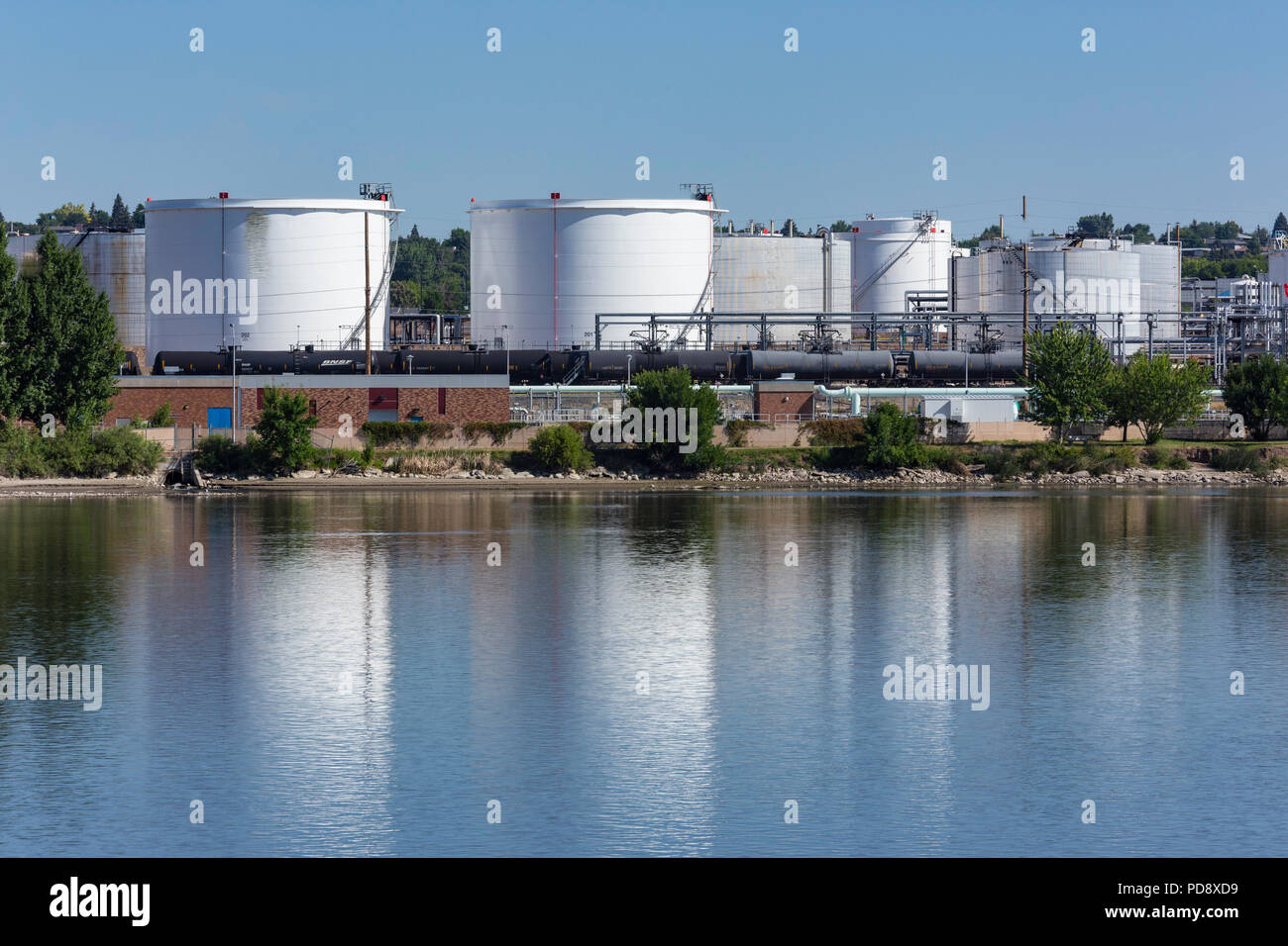 Oil industry petroleum refining hi-res stock photography and images - Alamy