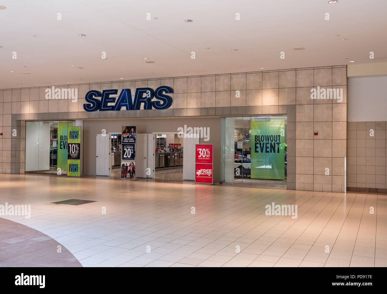 Sears store interior hi-res stock photography and images - Alamy