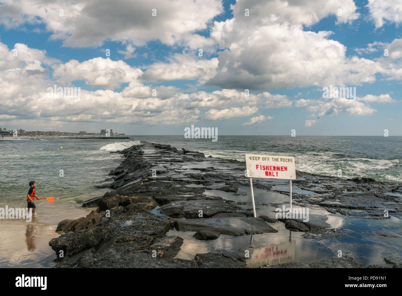 Lines ocean waves hi-res stock photography and images - Alamy
