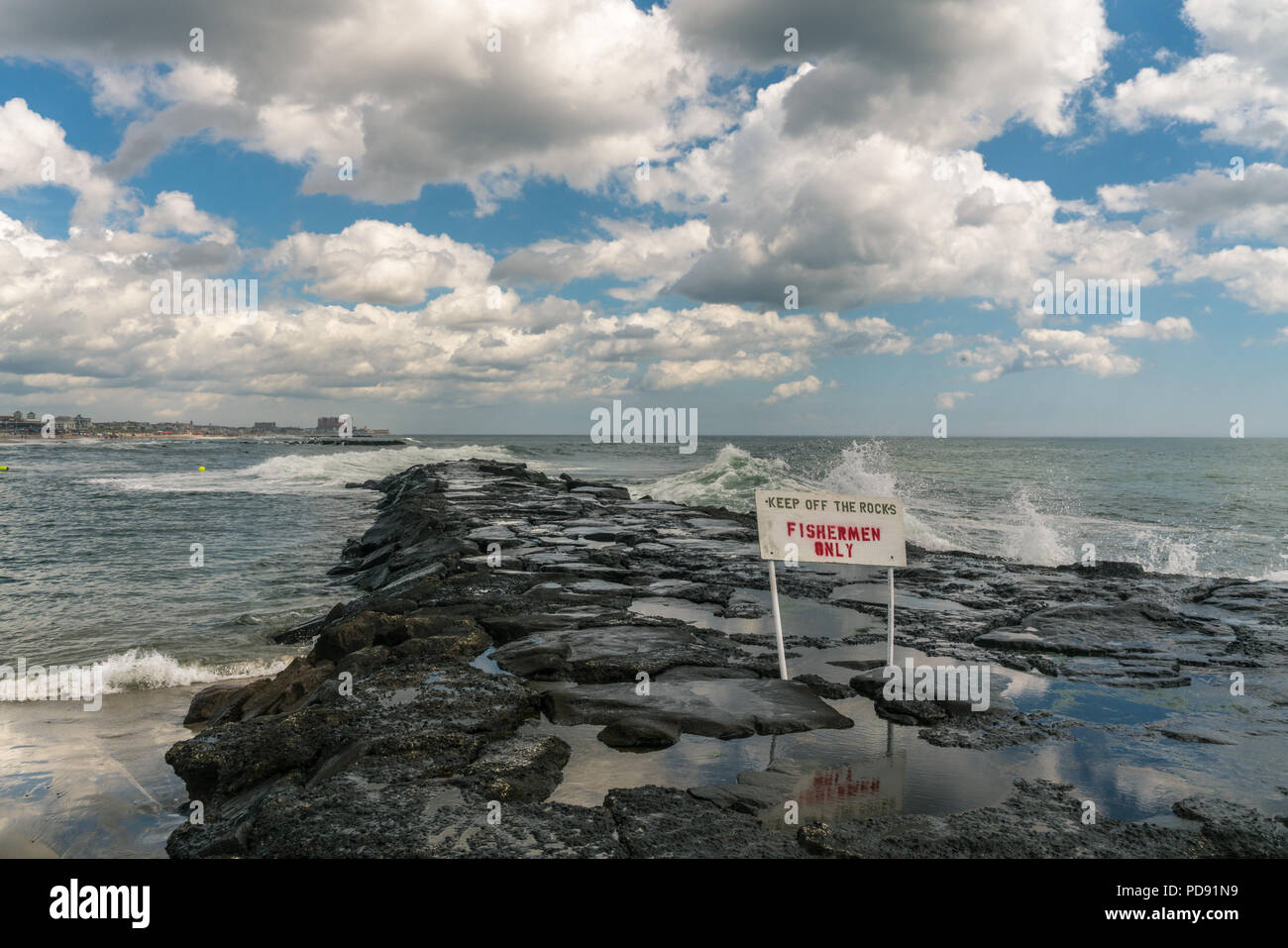 Lines ocean waves hi-res stock photography and images - Alamy