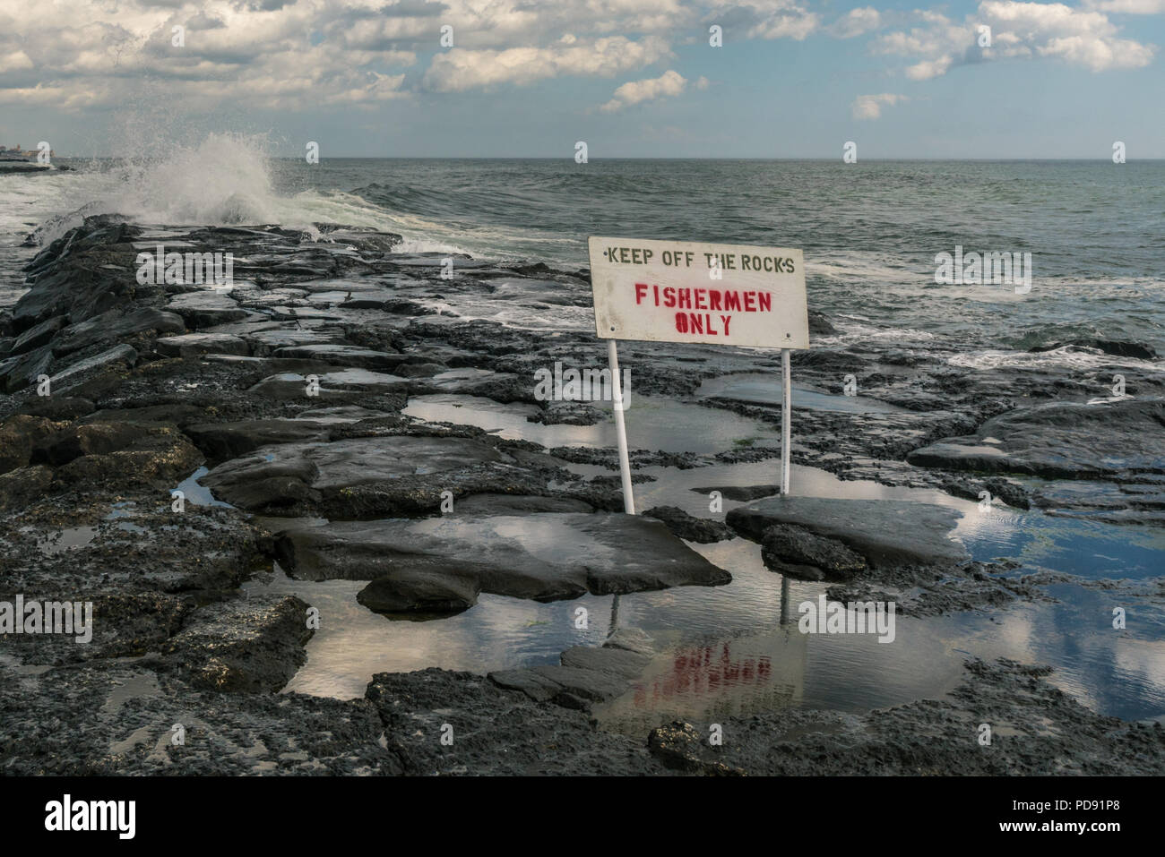 Lines ocean waves hi-res stock photography and images - Alamy