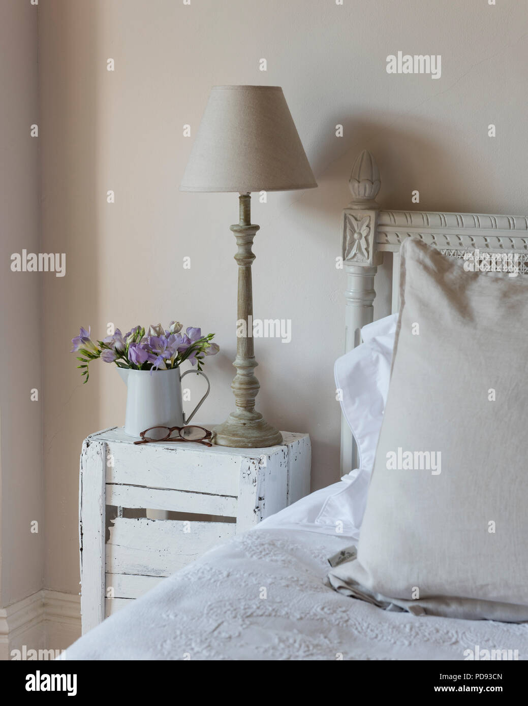 Apple crate hi-res stock photography and images - Alamy