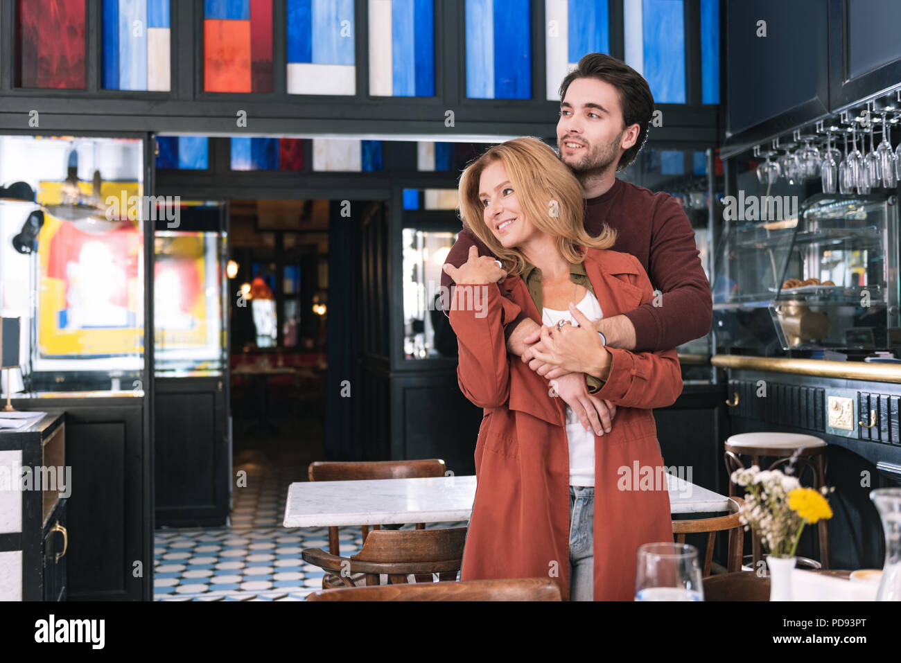 Noticing woman hi-res stock photography and images - Alamy