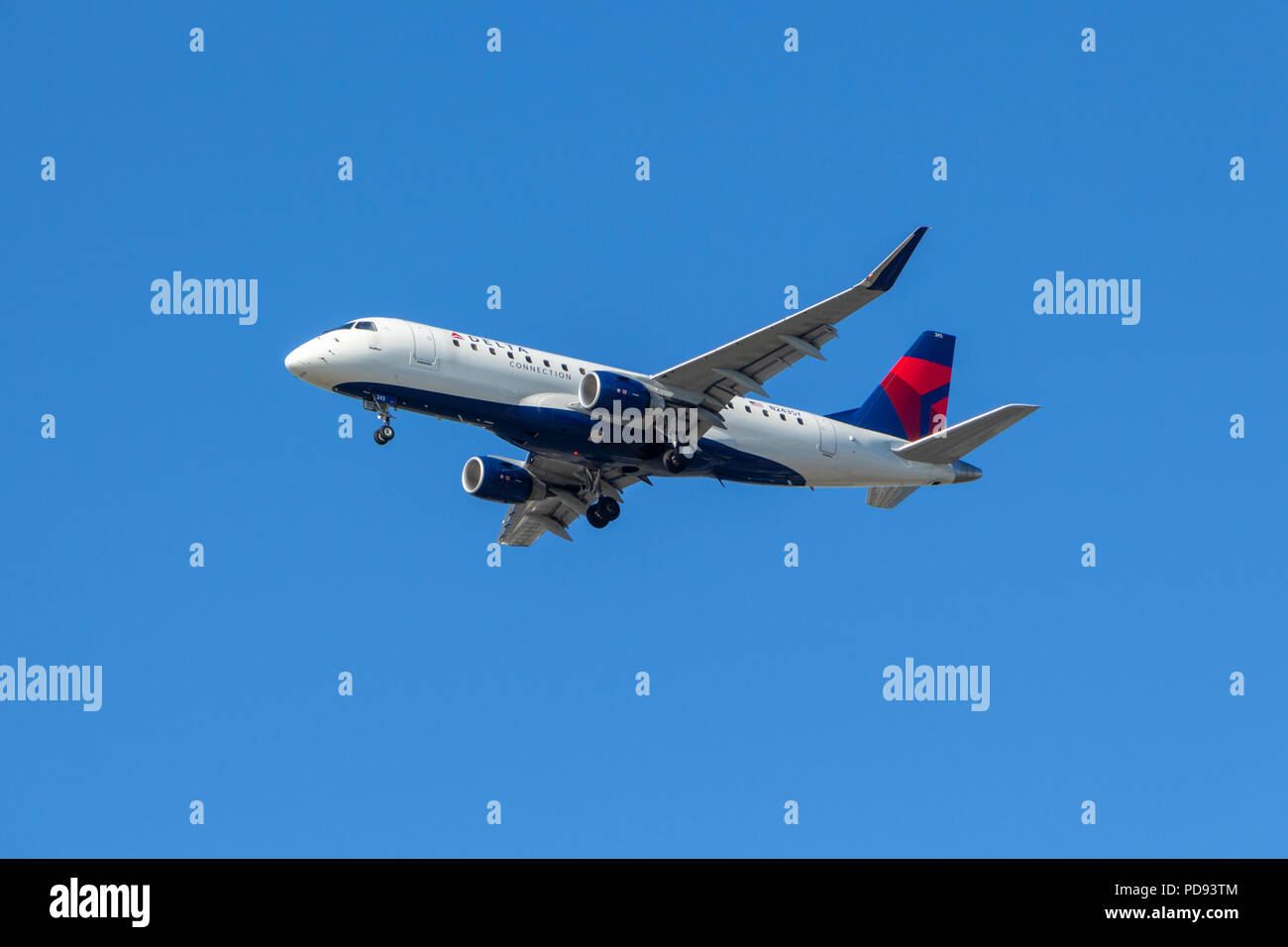 Vancouver, Canada - Circa 2018 : Embraer ERJ 175 in Delta Airlin Stock ...
