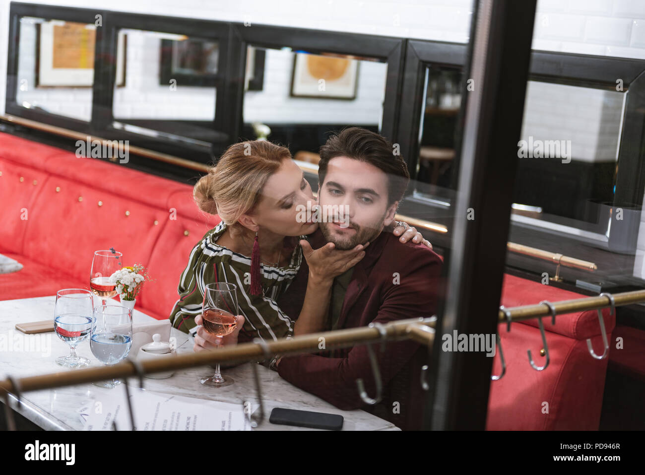 Man imploring woman hi-res stock photography and images - Alamy
