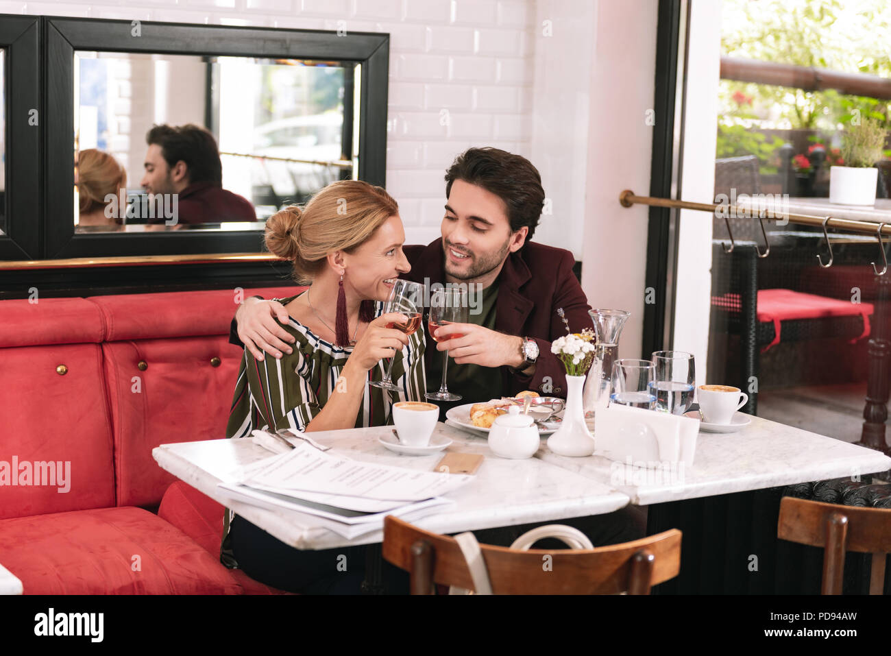 Man compliments woman hi-res stock photography and images - Alamy