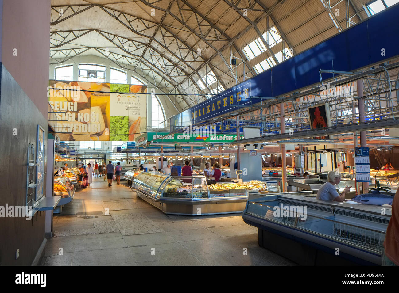 Zeppelin hangers hi-res stock photography and images - Alamy