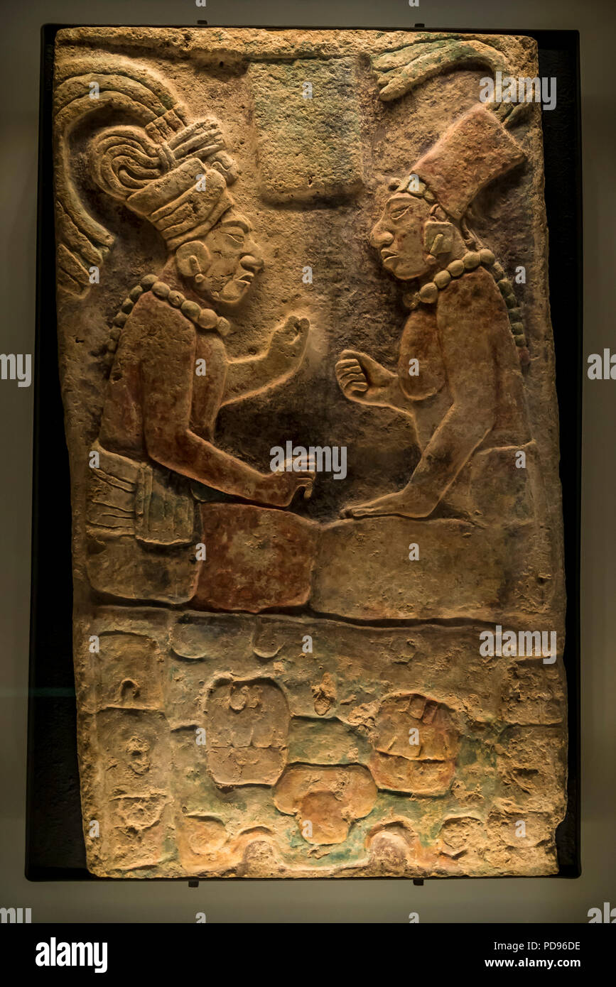 Two seated figures hi-res stock photography and images - Alamy