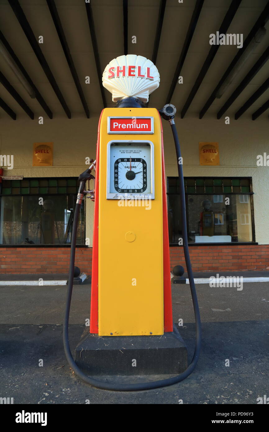 Shell logo history hi-res stock photography and images - Alamy